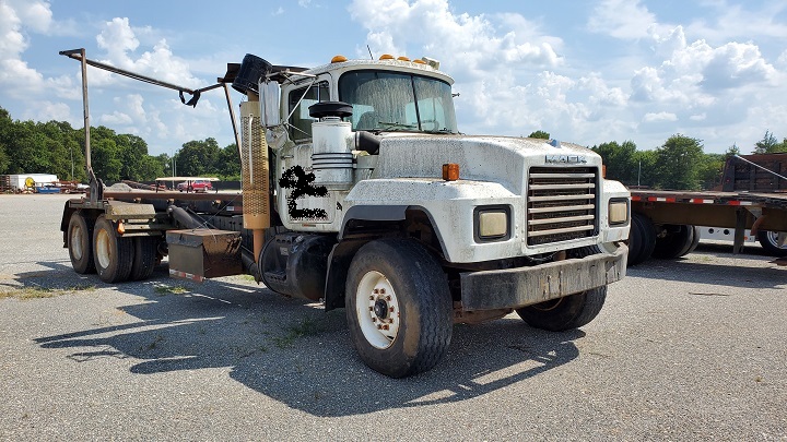 2001 Mack roll-off truck – Plantation Truck Sales